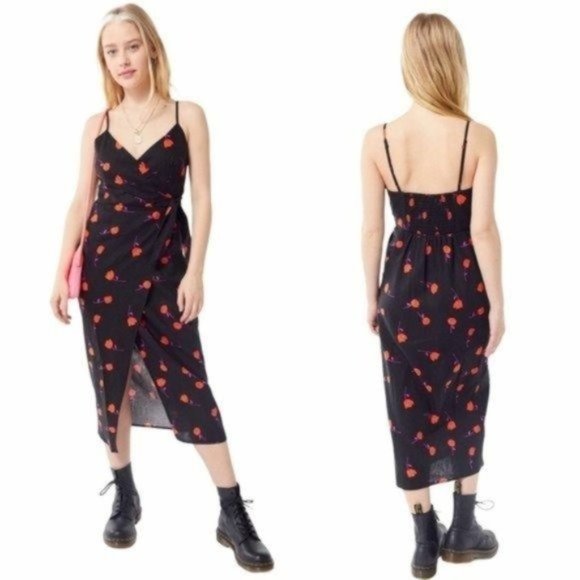 Urban Outfitters | Dresses | Urban Outfitters Quebec Side Tie Linen ...